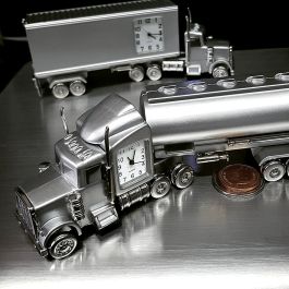 TRACTOR TRUCK MINIATURE HWY TANKER SLEEPER VEHICLE COLLECTIBLE DESKTOP ...